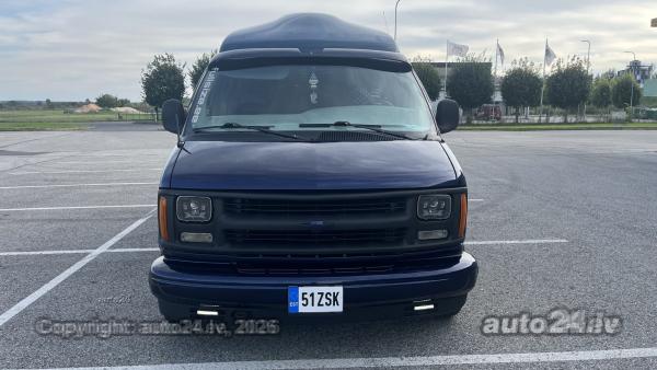 Chevrolet Express 1999 Tartu, ar dzinēja tilpumu 5.70 L un nobraukumu 283 tūkst. km par 11000 €, foto 1 vietnē AUTOMOTO.COM.LV