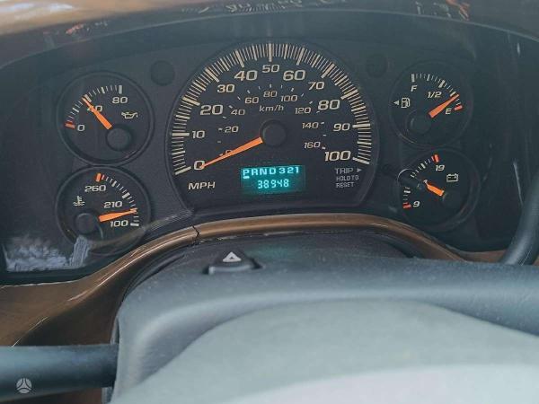 White Chevrolet Express 2004 in Siauliai, with an engine capacity of 5.30 L and mileage of 62 thousand km for 21000 €, photo 11 on AUTOMOTO.COM.LV