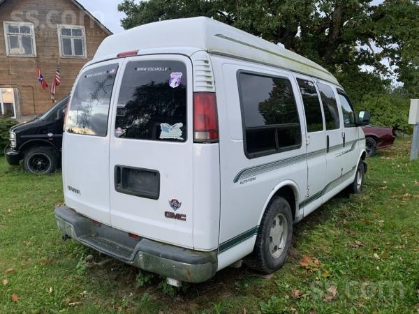 White Chevrolet Express 1998 in Riga, with an engine capacity of 5.70 L and mileage of 218 thousand km for 5000 €, photo 1 on AUTOMOTO.COM.LV