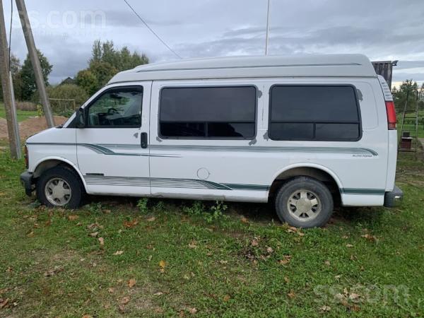 White Chevrolet Express 1998 in Riga, with an engine capacity of 5.70 L and mileage of 218 thousand km for 5000 €, photo 3 on AUTOMOTO.COM.LV