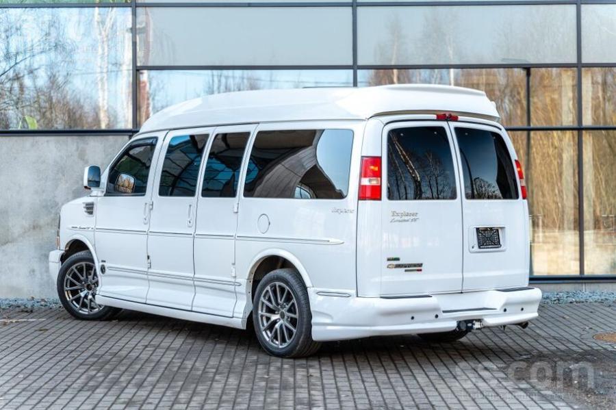 White Chevrolet Express 2012 in Riga, with an engine capacity of 5.30 L and mileage of 105 thousand km for 31500 €, photo 6 on AUTOMOTO.COM.LV