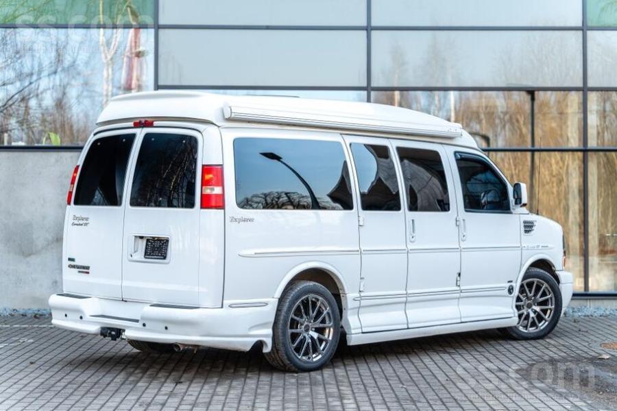 White Chevrolet Express 2012 in Riga, with an engine capacity of 5.30 L and mileage of 105 thousand km for 31500 €, photo 8 on AUTOMOTO.COM.LV