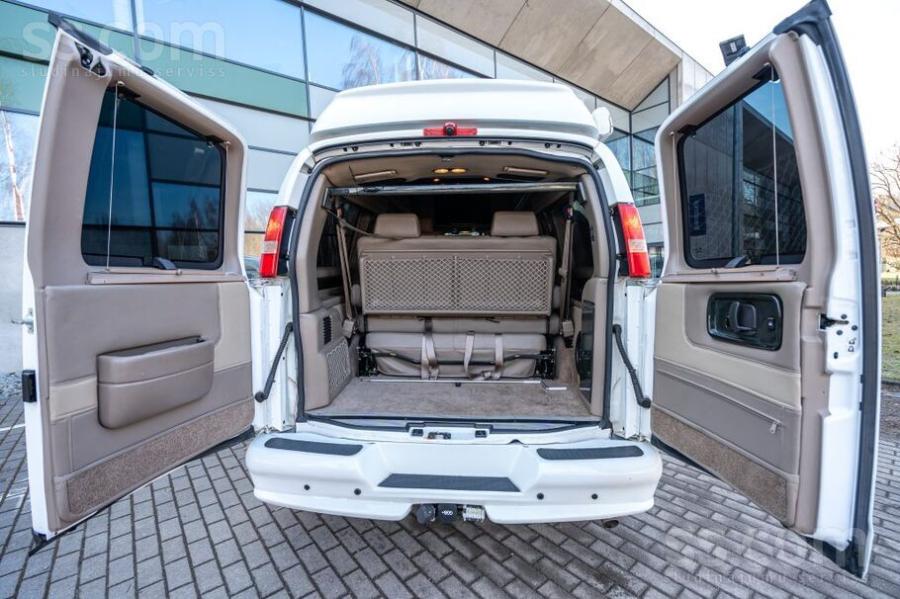 White Chevrolet Express 2012 in Riga, with an engine capacity of 5.30 L and mileage of 105 thousand km for 31500 €, photo 10 on AUTOMOTO.COM.LV