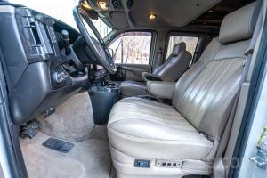 White Chevrolet Express 2012 in Riga, with an engine capacity of 5.30 L and mileage of 105 thousand km for 31500 €, photo 11 on AUTOMOTO.COM.LV