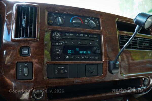 Balts Chevrolet Express 2005 Tallina, ar dzinēja tilpumu 5.30 L un nobraukumu 120 tūkst. km par 18900 €, foto 5 vietnē AUTOMOTO.COM.LV