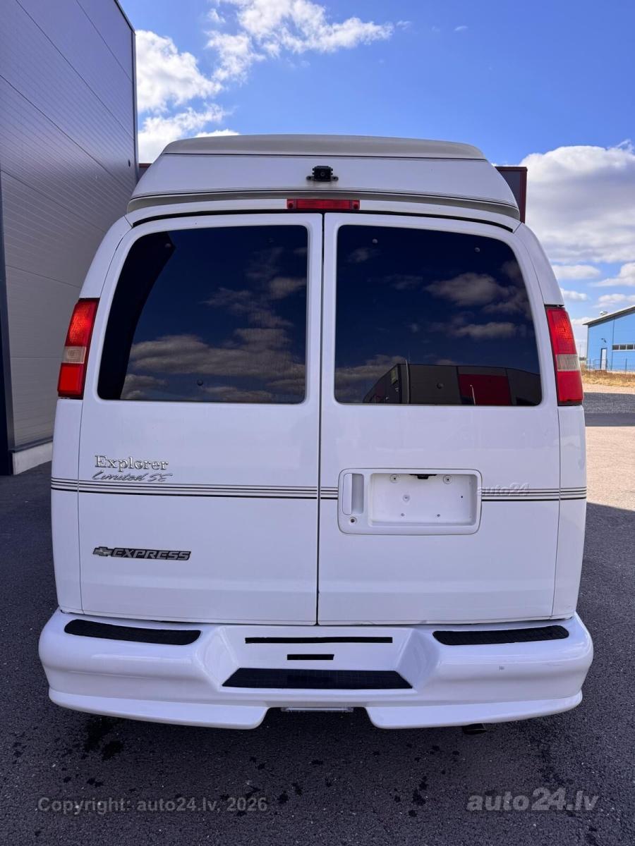 White Chevrolet Express 2007 in Tartu, with an engine capacity of 5.30 L and mileage of 124 thousand km for 18800 €, photo 9 on AUTOMOTO.COM.LV