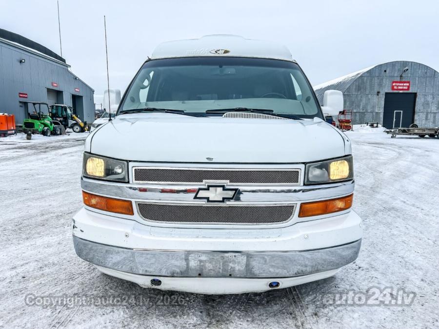 White Chevrolet Express 2008 in Valga, with an engine capacity of 5.30 L and mileage of 238 thousand km for 14900 €, photo 2 on AUTOMOTO.COM.LV