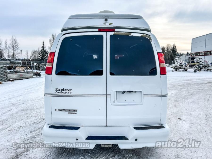 White Chevrolet Express 2008 in Valga, with an engine capacity of 5.30 L and mileage of 238 thousand km for 14900 €, photo 5 on AUTOMOTO.COM.LV