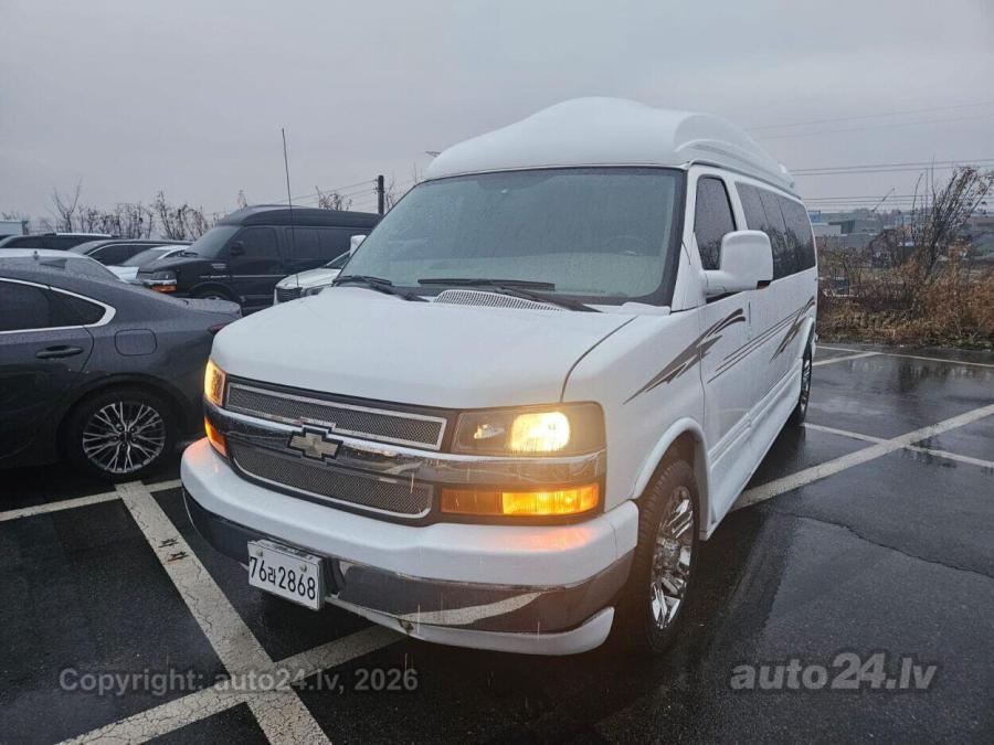 Balts Chevrolet Express 2010 Tallina, ar dzinēja tilpumu 6.00 L un nobraukumu 15 tūkst. km par 35900 €, foto 1 vietnē AUTOMOTO.COM.LV