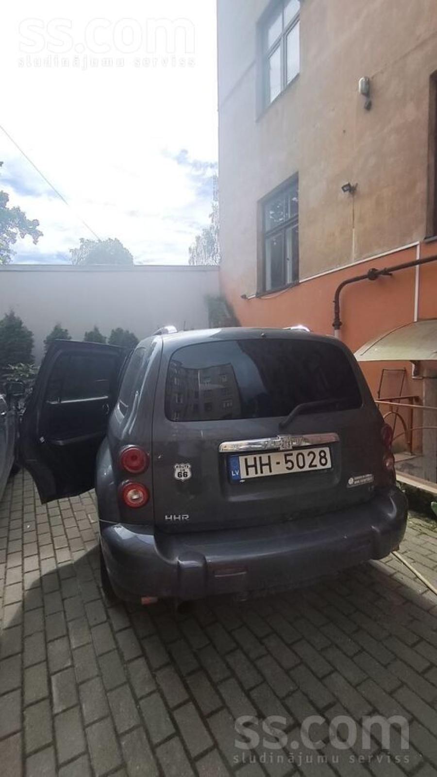 Pelēks Chevrolet HHR 2009 Rīga, ar dzinēja tilpumu 2.40 L un nobraukumu 230 tūkst. km par 1850 €, foto 3 vietnē AUTOMOTO.COM.LV
