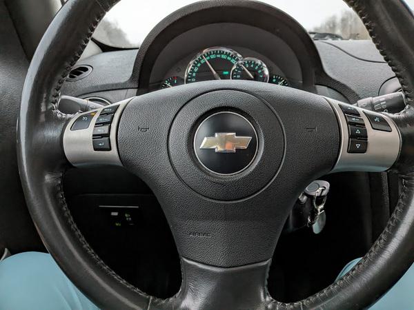 Grey Chevrolet HHR 2009 in Haapsalu, with an engine capacity of 2.40 L and mileage of 284 thousand km for 3999 €, photo 4 on AUTOMOTO.COM.LV