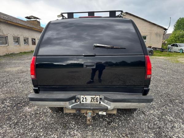 Melns Chevrolet K1500 1996 Tallina, ar dzinēja tilpumu 5.70 L un nobraukumu 208 tūkst. km par 3900 €, foto 5 vietnē AUTOMOTO.COM.LV