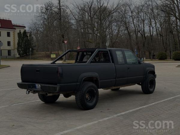 Черный Шевроле K1500 1993 в Рига, объемом двигателя 5.70 л и пробегом 260 тыс. км за 14000 €, фото 3 на AUTOMOTO.COM.LV