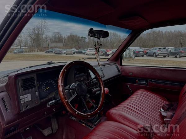 Черный Шевроле K1500 1993 в Рига, объемом двигателя 5.70 л и пробегом 260 тыс. км за 14000 €, фото 7 на AUTOMOTO.COM.LV
