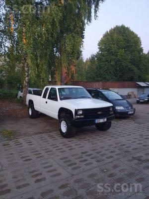 White Chevrolet K1500 1993 in Riga, with an engine capacity of 5.70 L and mileage of 154 thousand km for 12000 €, photo 4 on AUTOMOTO.COM.LV