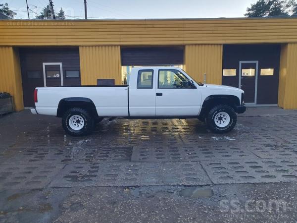 Белый Шевроле K1500 1993 в Рига, объемом двигателя 5.70 л и пробегом 154 тыс. км за 12000 €, фото 4 на AUTOMOTO.COM.LV