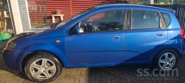 Blue Chevrolet Kalos 2005 in Valmiera, with an engine capacity of 1.40 L and mileage of 295 thousand km for 900 €, photo 2 on AUTOMOTO.COM.LV