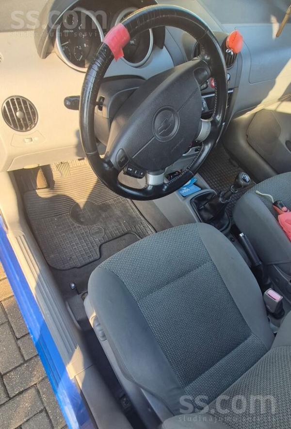 Blue Chevrolet Kalos 2005 in Valmiera, with an engine capacity of 1.40 L and mileage of 295 thousand km for 900 €, photo 8 on AUTOMOTO.COM.LV
