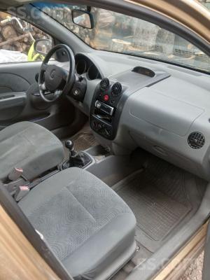 Brown Chevrolet Kalos 2003 in Ogre, with an engine capacity of 1.40 L and mileage of 322 thousand km for 450 €, photo 3 on AUTOMOTO.COM.LV