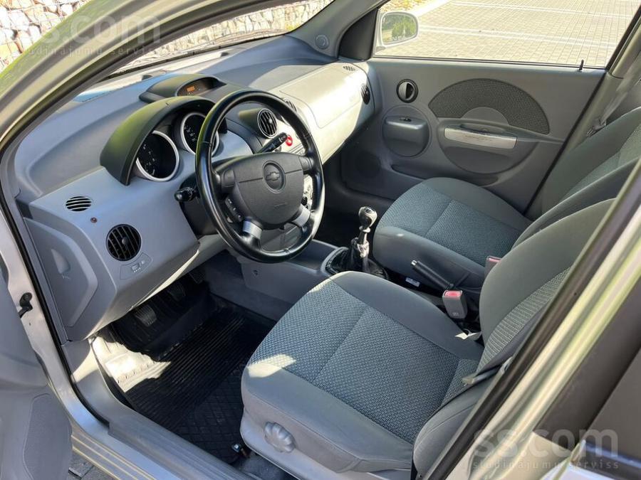 Pelēks Chevrolet Kalos 2004 Rīga, ar dzinēja tilpumu 1.40 L un nobraukumu 75 tūkst. km par 1800 €, foto 9 vietnē AUTOMOTO.COM.LV