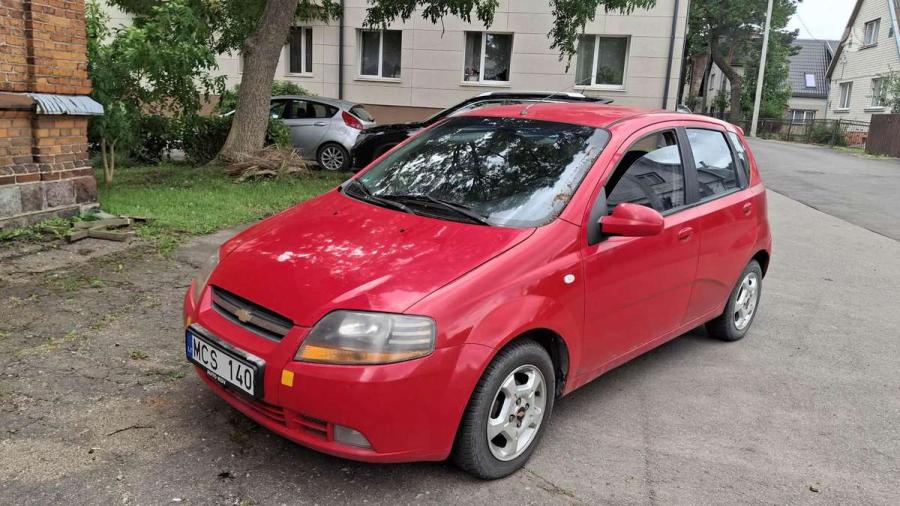Red Chevrolet Kalos 2005 in Kaunas, with an engine capacity of 1.40 L and mileage of 24 thousand km for 700 €, photo 1 on AUTOMOTO.COM.LV
