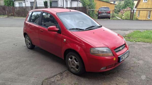 Sarkans Chevrolet Kalos 2005 Kauņa, ar dzinēja tilpumu 1.40 L un nobraukumu 24 tūkst. km par 700 €, foto 4 vietnē AUTOMOTO.COM.LV