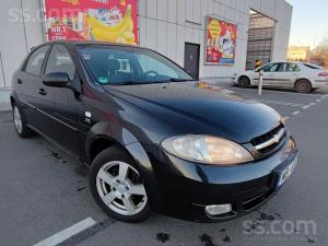 Черный Шевроле Лачетти 2008 в Рига, объемом двигателя 2.00 л и пробегом 0 тыс. км за 1600 €, фото 3 на AUTOMOTO.COM.LV