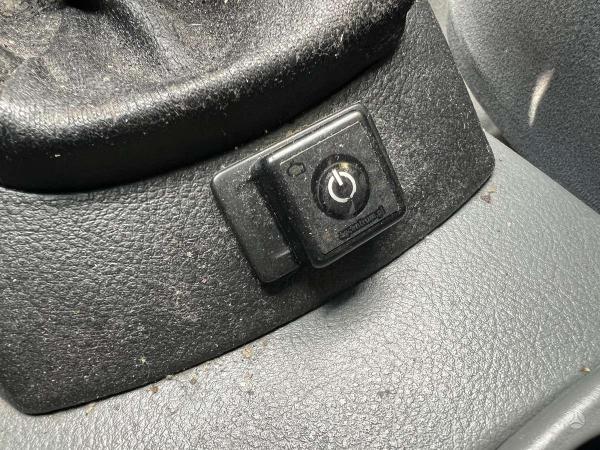 Black Chevrolet Lacetti 2008 in Vilnius, with an engine capacity of 1.60 L and mileage of 250 thousand km for 950 €, photo 9 on AUTOMOTO.COM.LV