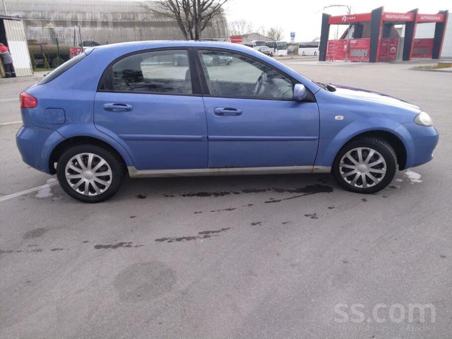 Zils Chevrolet Lacetti 2004 Liepāja, ar dzinēja tilpumu 1.60 L un nobraukumu 164 tūkst. km par 900 €, foto 3 vietnē AUTOMOTO.COM.LV