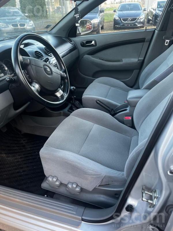 Pelēks Chevrolet Lacetti 2008 Liepāja, ar dzinēja tilpumu 1.60 L un nobraukumu 92 tūkst. km par 1300 €, foto 3 vietnē AUTOMOTO.COM.LV