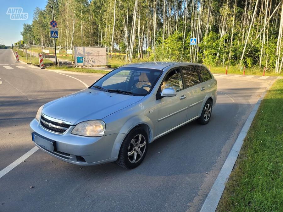 Grey Chevrolet Lacetti 2007 in Vilnius, with an engine capacity of 1.60 L and mileage of 150 thousand km for 550 €, photo 1 on AUTOMOTO.COM.LV