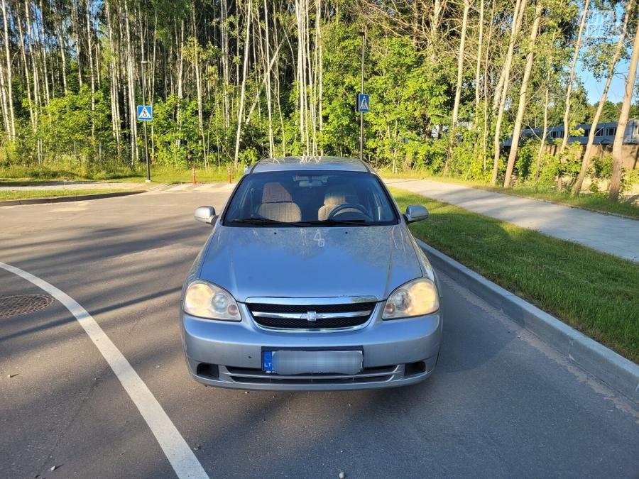 Grey Chevrolet Lacetti 2007 in Vilnius, with an engine capacity of 1.60 L and mileage of 150 thousand km for 550 €, photo 3 on AUTOMOTO.COM.LV