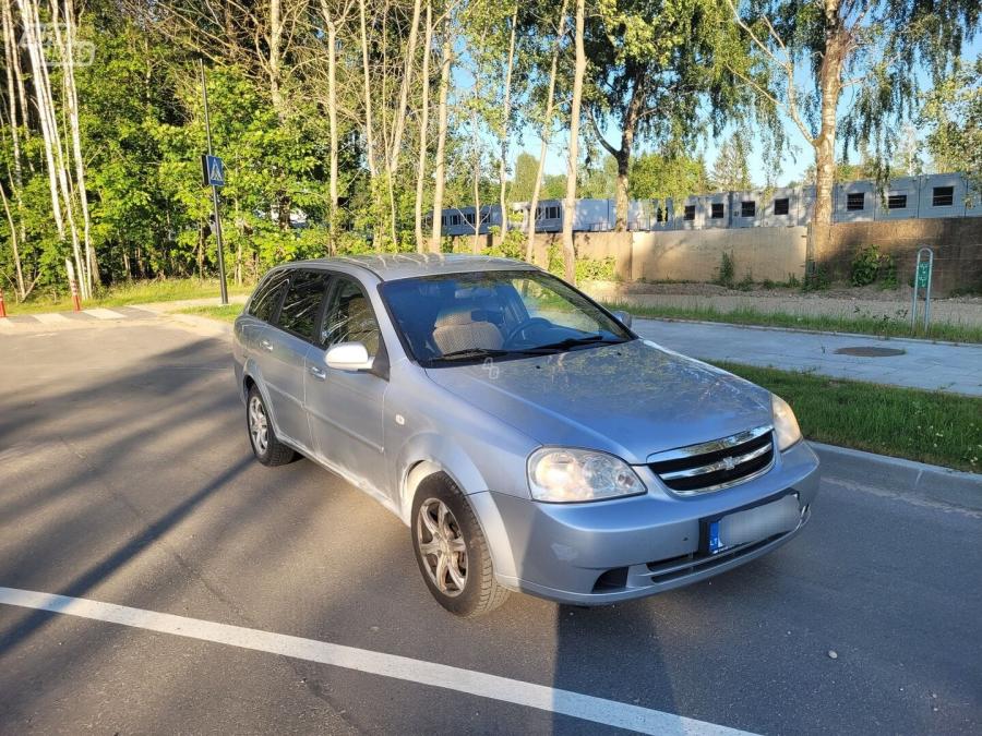 Grey Chevrolet Lacetti 2007 in Vilnius, with an engine capacity of 1.60 L and mileage of 150 thousand km for 550 €, photo 4 on AUTOMOTO.COM.LV