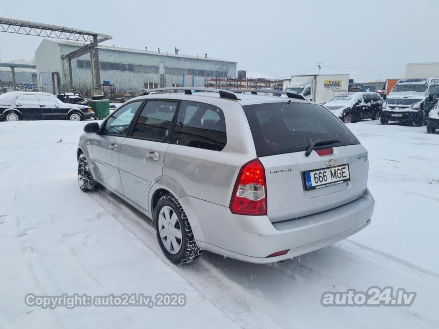 Pelēks Chevrolet Lacetti 2009 Tallina, ar dzinēja tilpumu 1.60 L un nobraukumu 252 tūkst. km par 2500 €, foto 4 vietnē AUTOMOTO.COM.LV