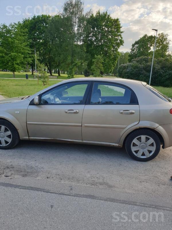 Chevrolet Lacetti 2005 in Riga, with an engine capacity of 1.60 L and mileage of 245 thousand km for 475 €, photo 3 on AUTOMOTO.COM.LV