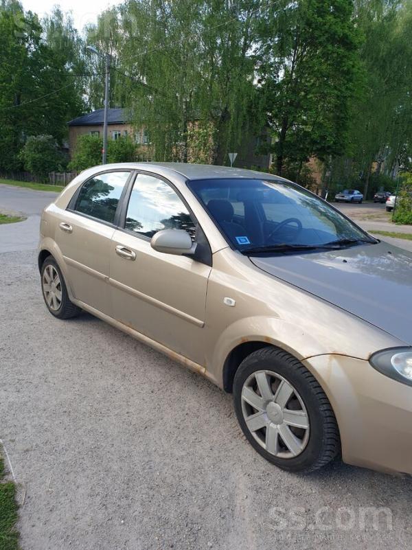 Chevrolet Lacetti 2005 in Riga, with an engine capacity of 1.60 L and mileage of 245 thousand km for 475 €, photo 4 on AUTOMOTO.COM.LV