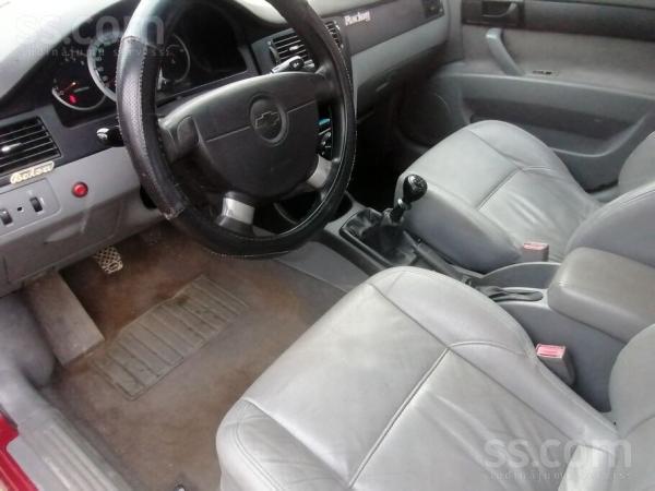 Sarkans Chevrolet Lacetti 2007 Cēsis, ar dzinēja tilpumu 1.40 L un nobraukumu 285 tūkst. km par 1900 €, foto 5 vietnē AUTOMOTO.COM.LV