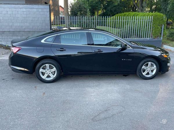 Black Chevrolet Malibu 2022 in Marijampole, with an engine capacity of 1.50 L and mileage of 91 thousand km for 14700 €, photo 5 on AUTOMOTO.COM.LV