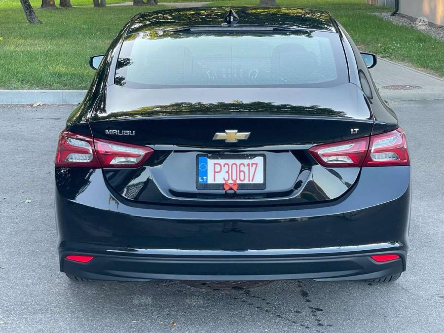 Black Chevrolet Malibu 2022 in Marijampole, with an engine capacity of 1.50 L and mileage of 91 thousand km for 14700 €, photo 8 on AUTOMOTO.COM.LV