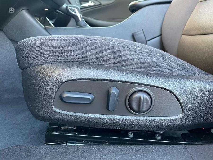 Black Chevrolet Malibu 2022 in Marijampole, with an engine capacity of 1.50 L and mileage of 91 thousand km for 14700 €, photo 15 on AUTOMOTO.COM.LV