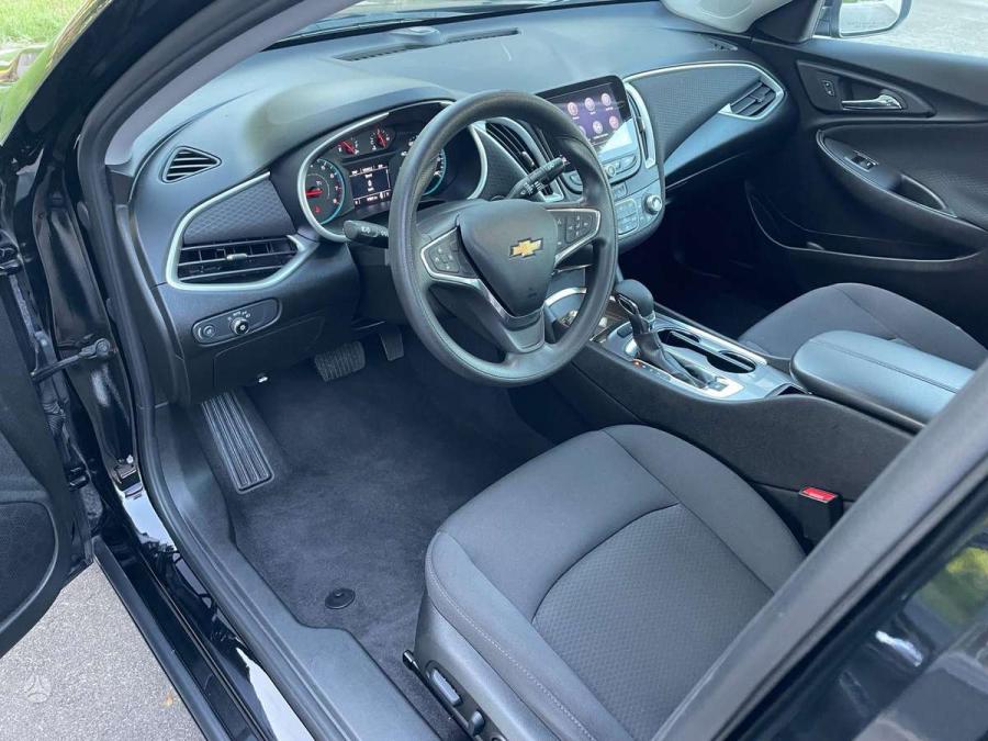 Black Chevrolet Malibu 2022 in Marijampole, with an engine capacity of 1.50 L and mileage of 91 thousand km for 14700 €, photo 17 on AUTOMOTO.COM.LV