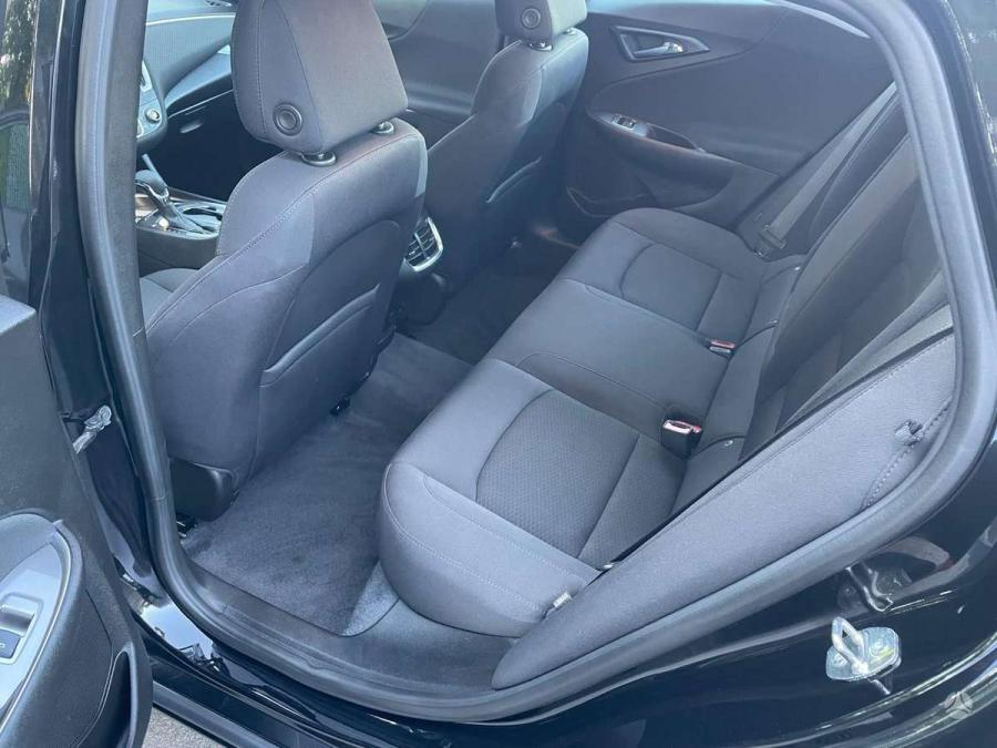 Black Chevrolet Malibu 2022 in Marijampole, with an engine capacity of 1.50 L and mileage of 91 thousand km for 14700 €, photo 21 on AUTOMOTO.COM.LV
