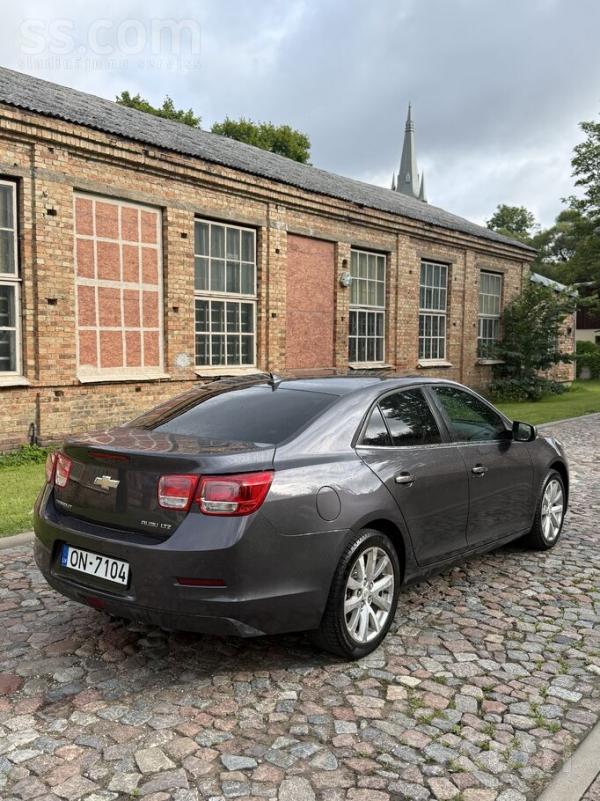 Pelēks Chevrolet Malibu 2012 Kuldīga, ar dzinēja tilpumu 2.00 L un nobraukumu 252 tūkst. km par 6300 €, foto 5 vietnē AUTOMOTO.COM.LV