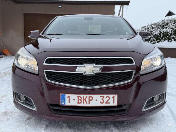 Red Chevrolet Malibu 2012 in Utena, with an engine capacity of 2.00 L and mileage of 200 thousand km for 3750 €, photo 3 on AUTOMOTO.COM.LV