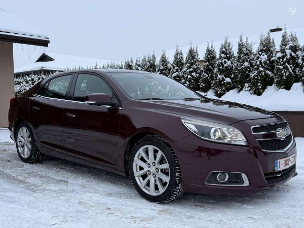 Red Chevrolet Malibu 2012 in Utena, with an engine capacity of 2.00 L and mileage of 200 thousand km for 3750 €, photo 4 on AUTOMOTO.COM.LV