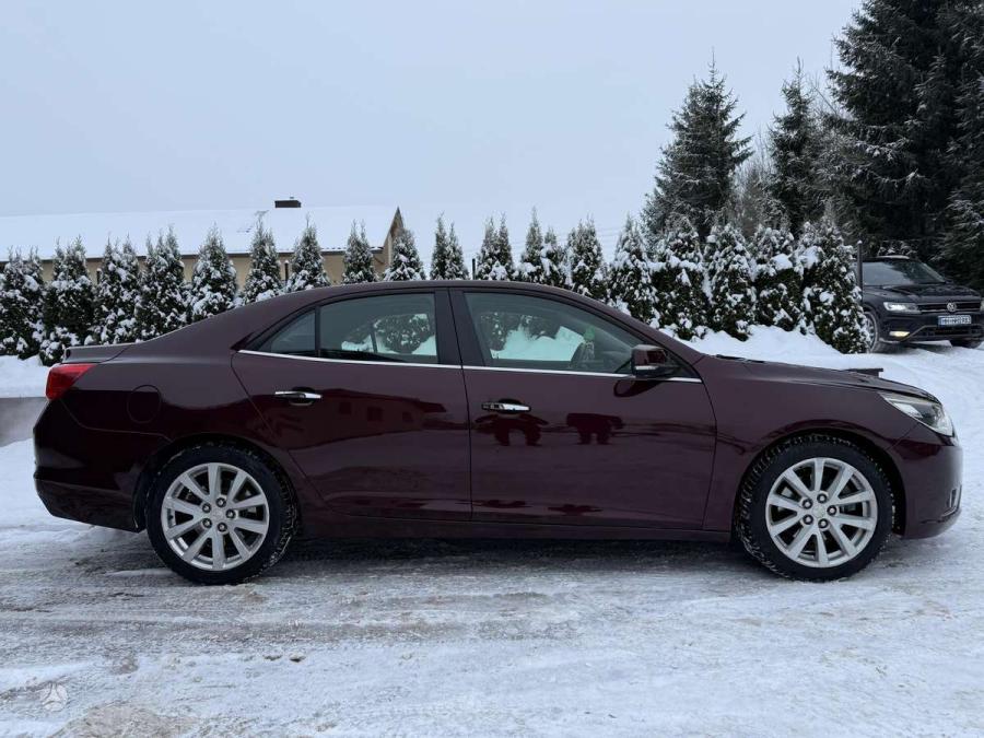 Red Chevrolet Malibu 2012 in Utena, with an engine capacity of 2.00 L and mileage of 200 thousand km for 3750 €, photo 5 on AUTOMOTO.COM.LV