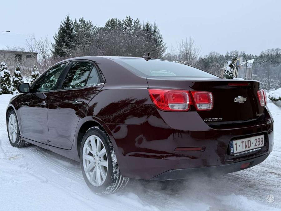 Red Chevrolet Malibu 2012 in Utena, with an engine capacity of 2.00 L and mileage of 200 thousand km for 3750 €, photo 8 on AUTOMOTO.COM.LV