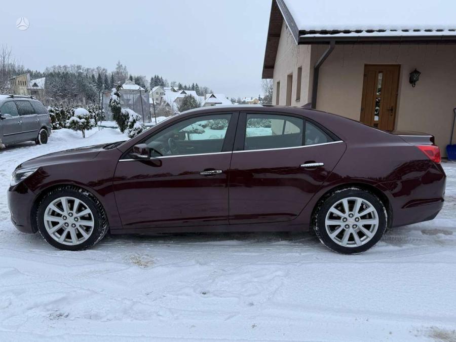 Red Chevrolet Malibu 2012 in Utena, with an engine capacity of 2.00 L and mileage of 200 thousand km for 3750 €, photo 9 on AUTOMOTO.COM.LV