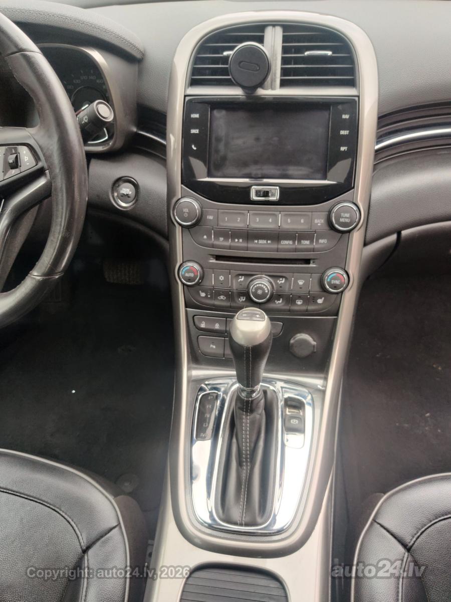 Red Chevrolet Malibu 2012 in Tallinn, with an engine capacity of 2.40 L and mileage of 140 thousand km for 11990 €, photo 21 on AUTOMOTO.COM.LV