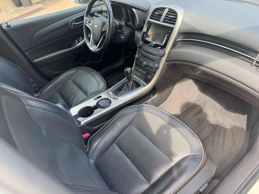 Balts Chevrolet Malibu 2013 Utena, ar dzinēja tilpumu 2.00 L un nobraukumu 114 tūkst. km par 5950 €, foto 12 vietnē AUTOMOTO.COM.LV